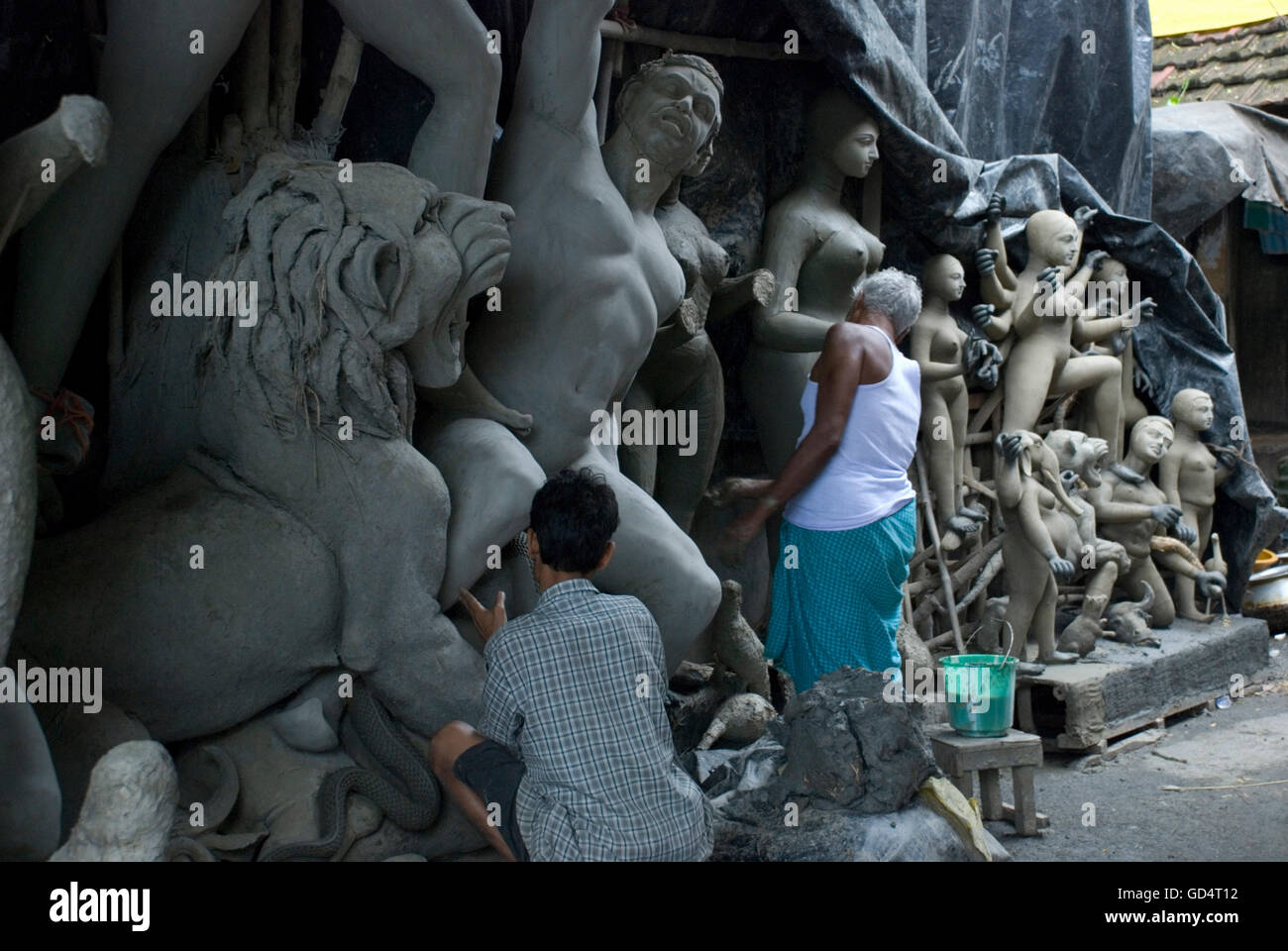 Clay artists at work Stock Photo - Alamy