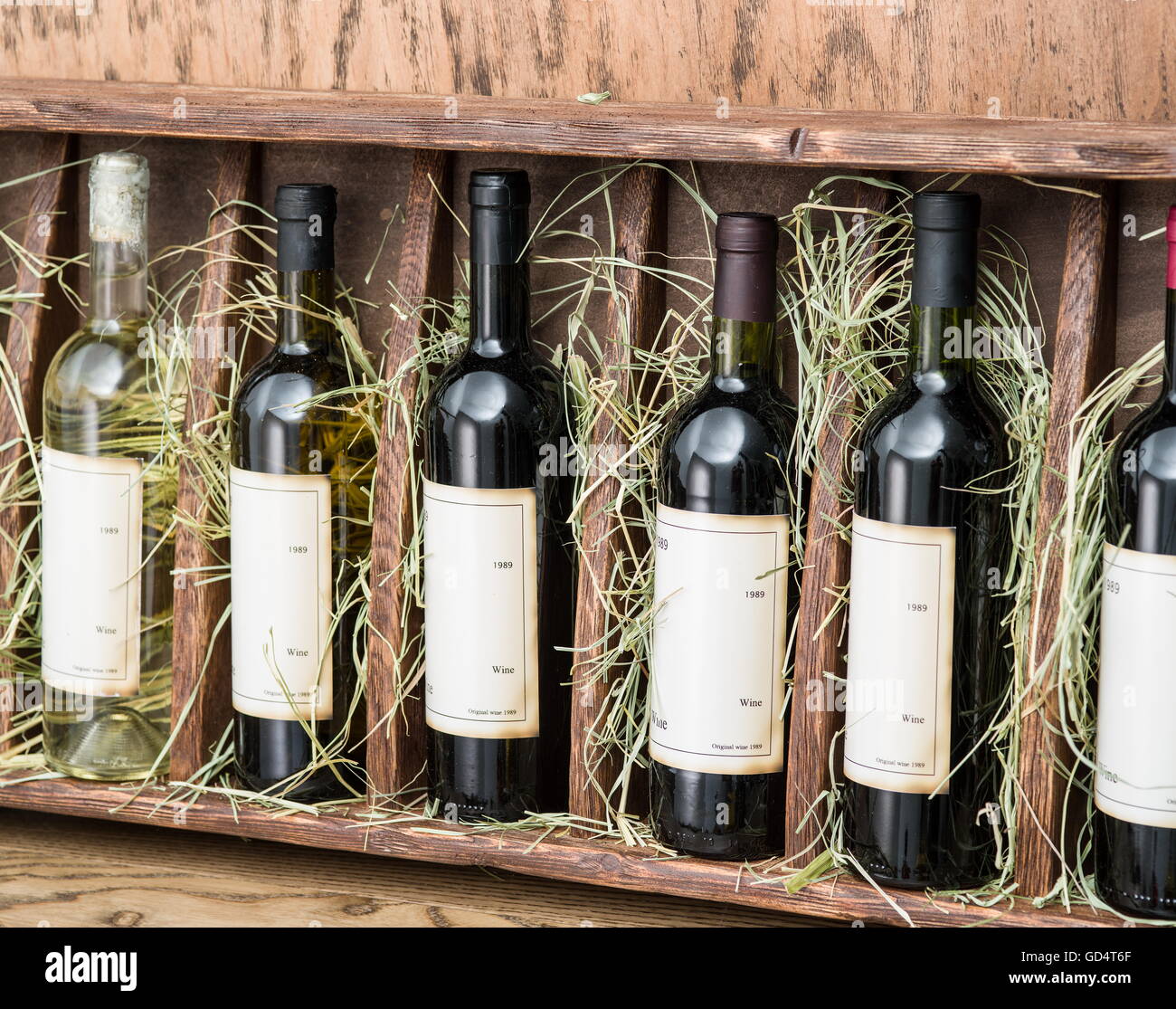 Vintage wooden shelf wine hi-res stock photography and images - Alamy