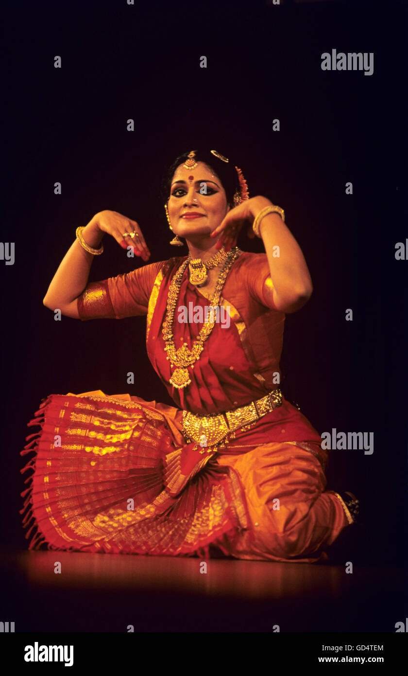 Bharatanatyam hi-res stock photography and images - Alamy