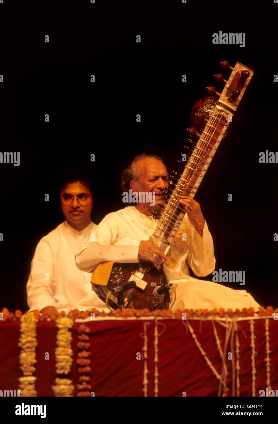 Pandit Ravi Sankar , Sitar maestro Stock Photo - Alamy