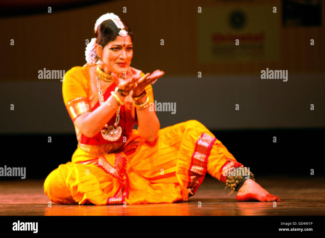 Indian classical dance 1 jpg hi-res stock photography and images - Alamy