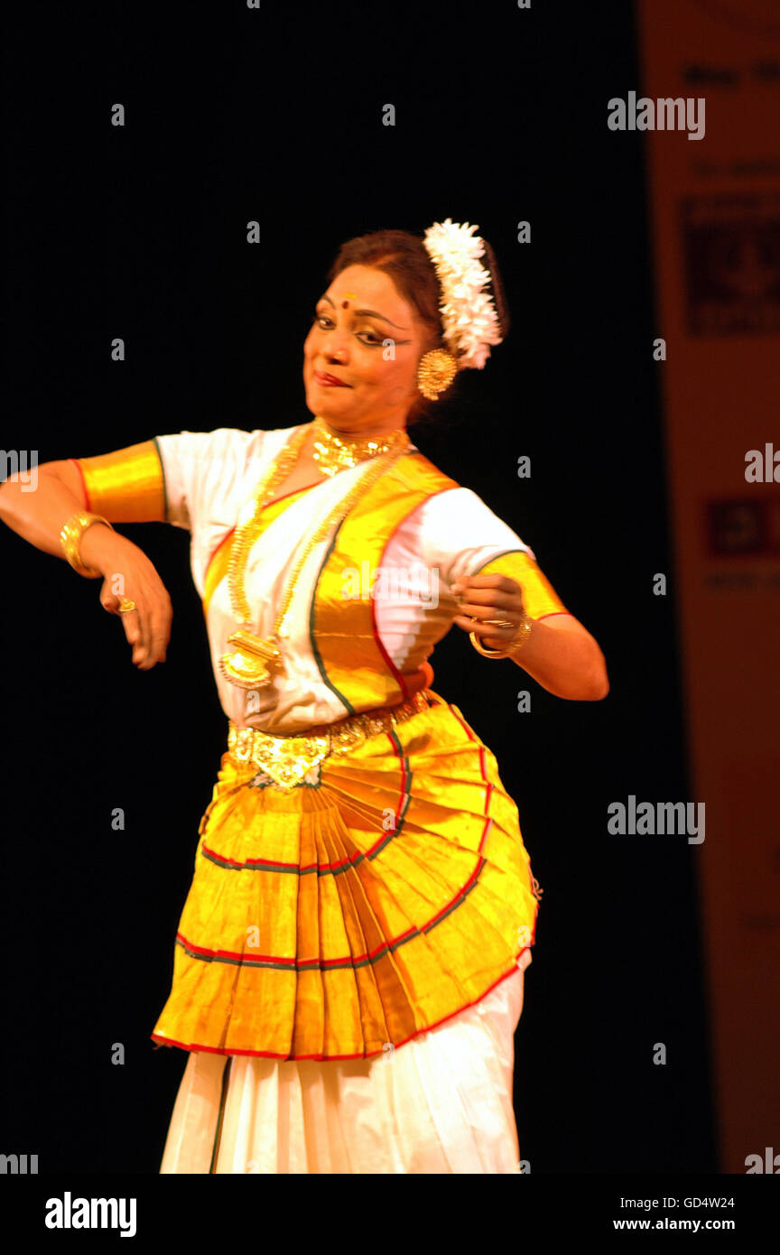 Bharati Shivaji Rao, Mohiniyattam dancers Stock Photo - Alamy