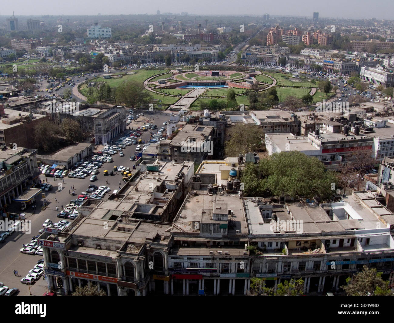 Shopping area connaught place hi-res stock photography and images - Alamy