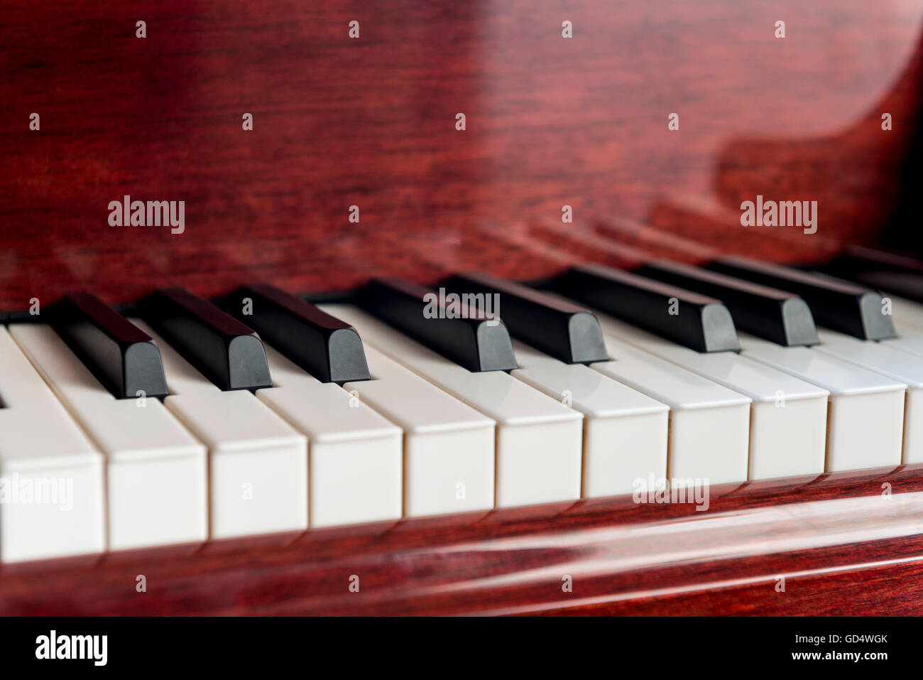 Fingers on piano keys hi-res stock photography and images - Alamy