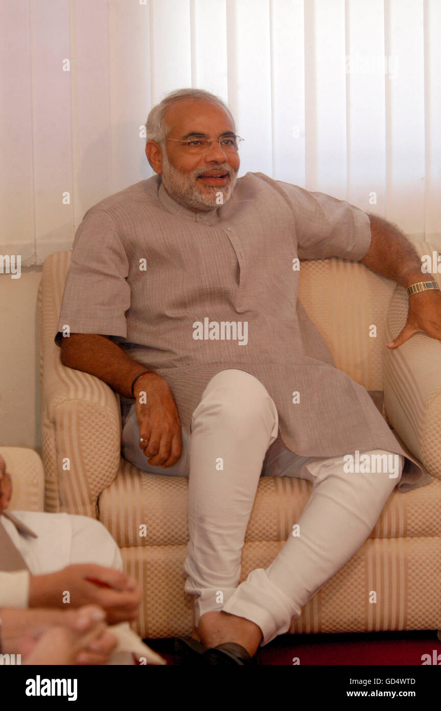 Narendra modi smiling hi-res stock photography and images - Alamy