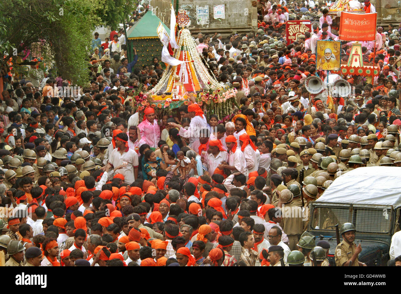 Devotes pulling the chariot Stock Photo - Alamy