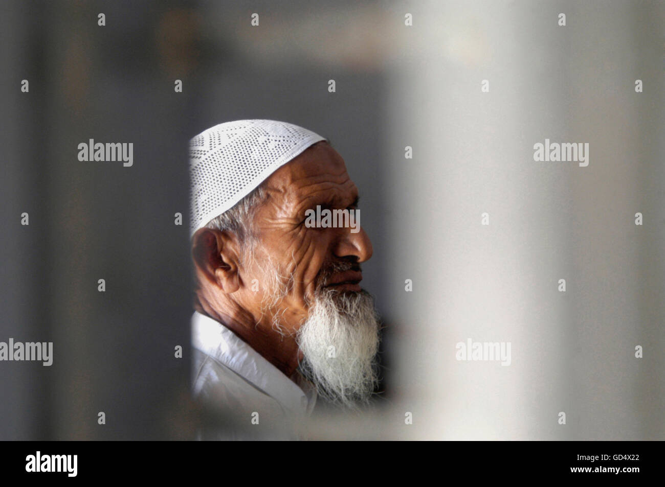 Old man outside polling booth Stock Photo - Alamy