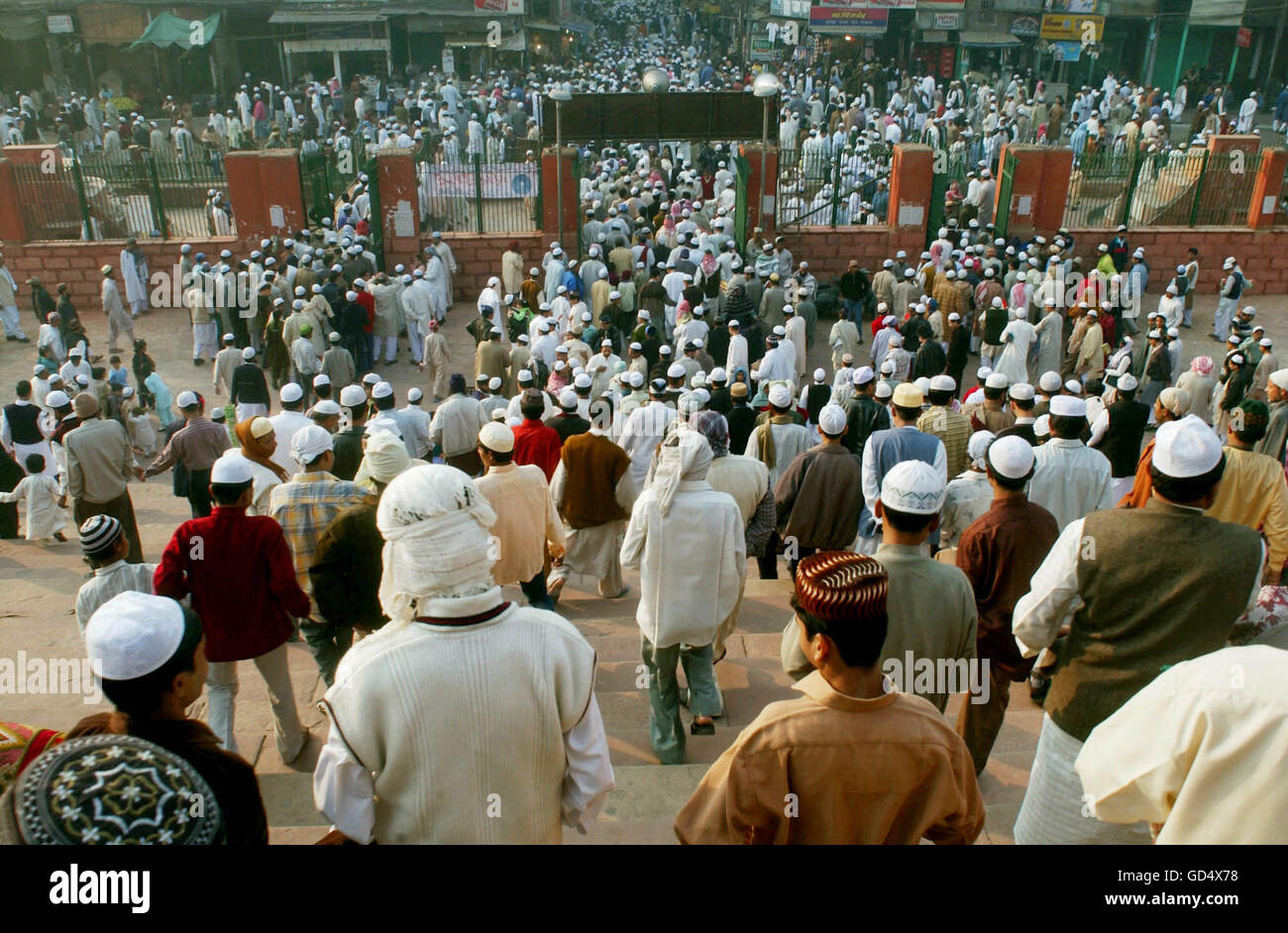Indian muslim devotees hi-res stock photography and images - Alamy