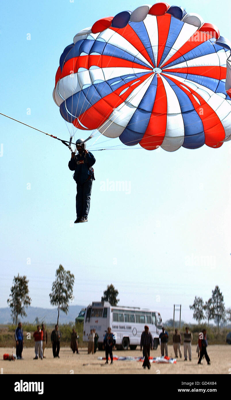 Parachute demonstration camp Stock Photo - Alamy