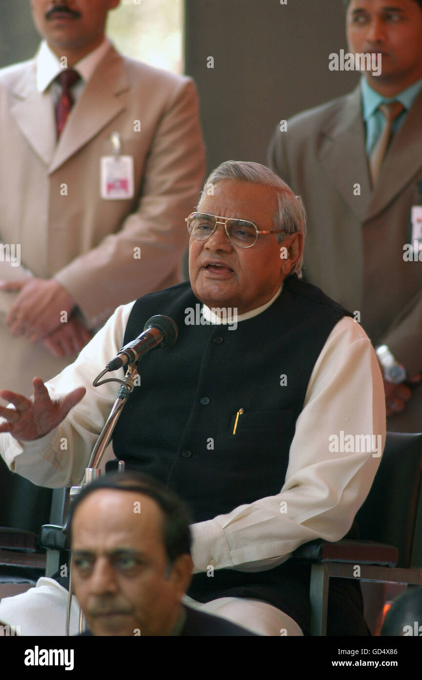 Atal bihari vajpayee prime minister hi-res stock photography and images ...