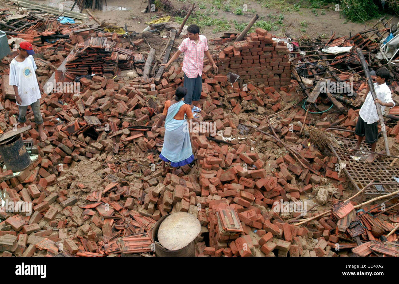 Destroyed home hi-res stock photography and images - Alamy
