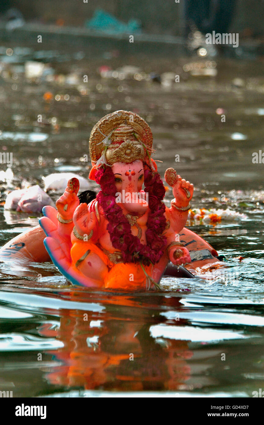 Immersion ceremony hi-res stock photography and images - Alamy