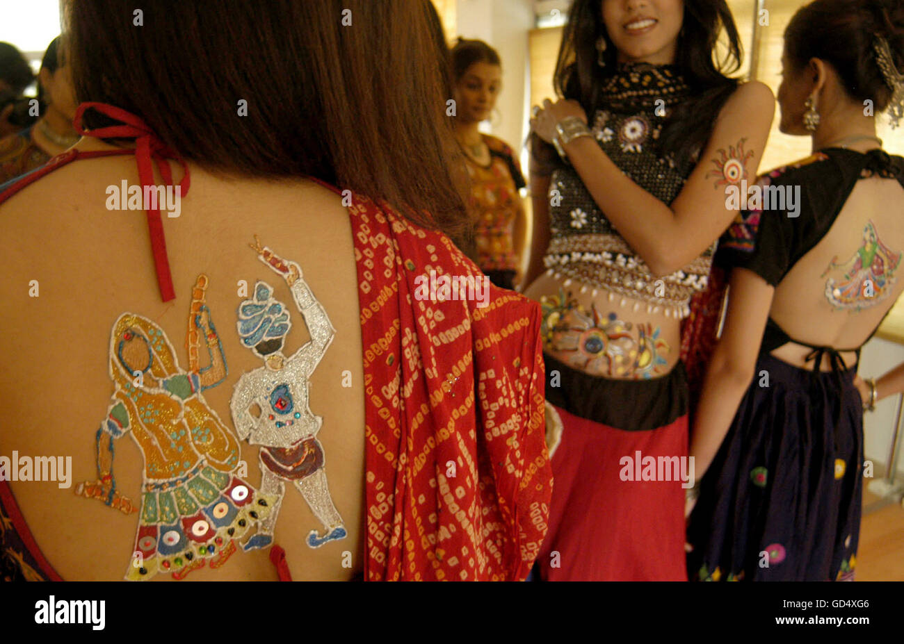Garbha dancer hi-res stock photography and images - Alamy