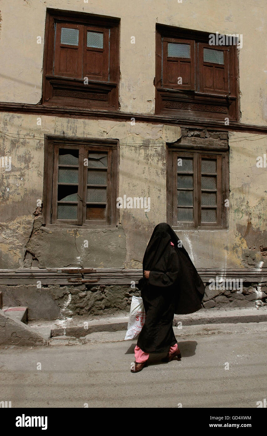Woman in burqah Stock Photo - Alamy