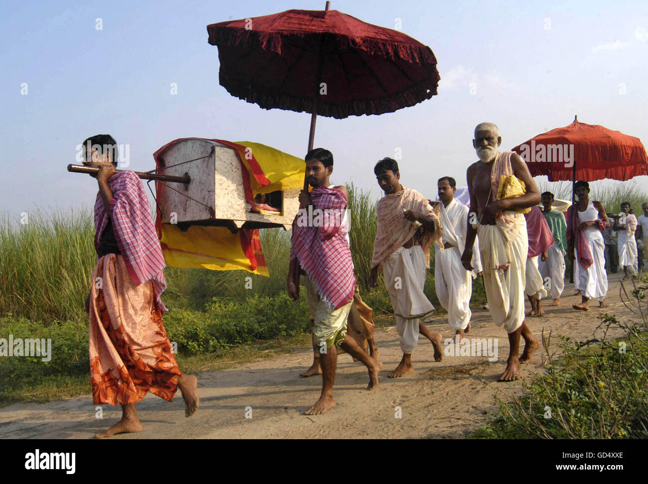 Palanquin hi-res stock photography and images - Alamy