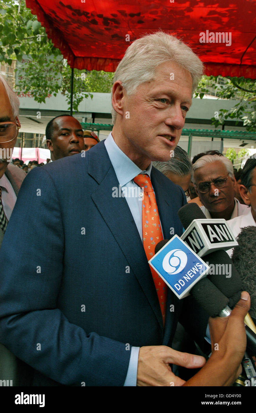 Smiling clinton hi-res stock photography and images - Alamy