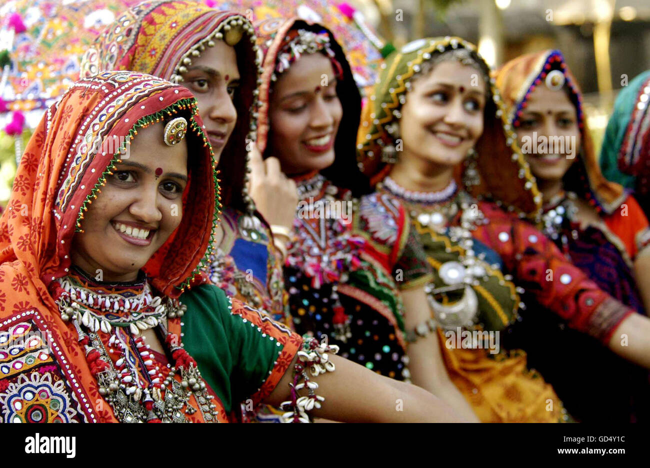 Gujarat garba folk dance hi-res stock photography and images - Alamy