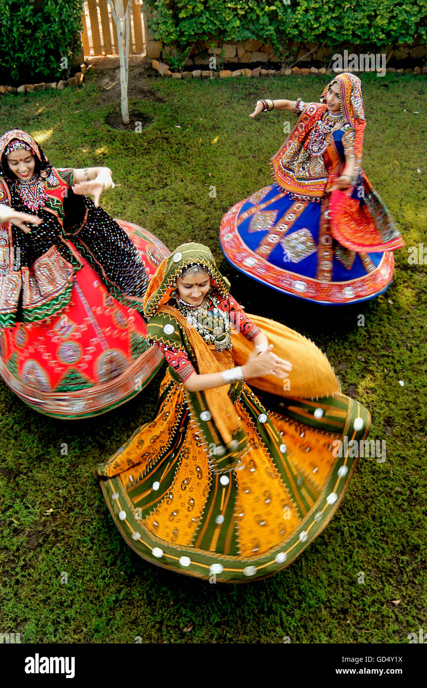 Garba dance hi-res stock photography and images - Alamy