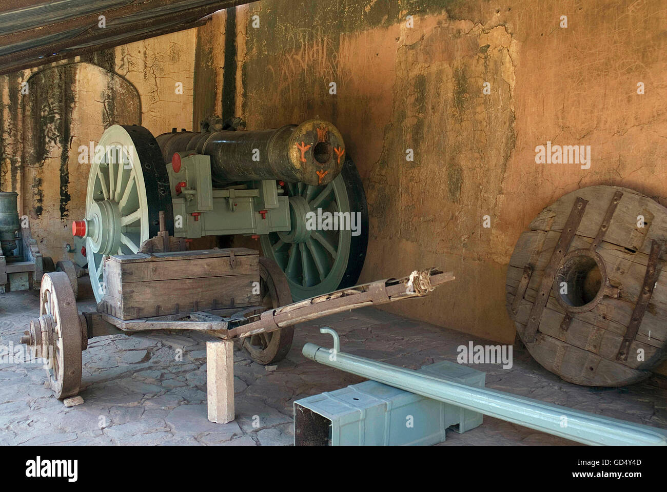 Amer fort cannon hi-res stock photography and images - Alamy