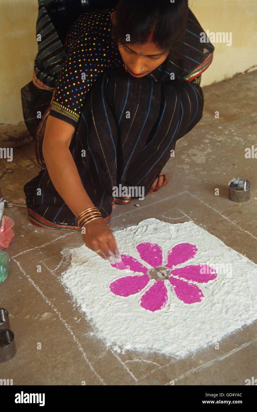 India woman rangoli pattern hi-res stock photography and images - Alamy