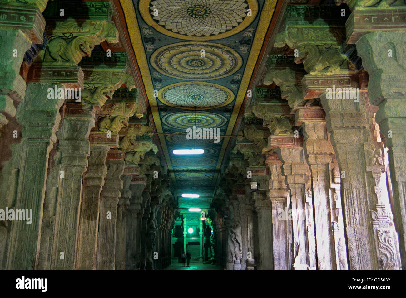 Hall of 1000 pillars hi-res stock photography and images - Alamy