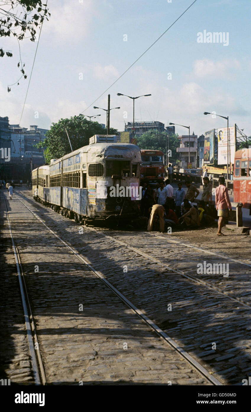 Kolkata local train hi-res stock photography and images - Alamy