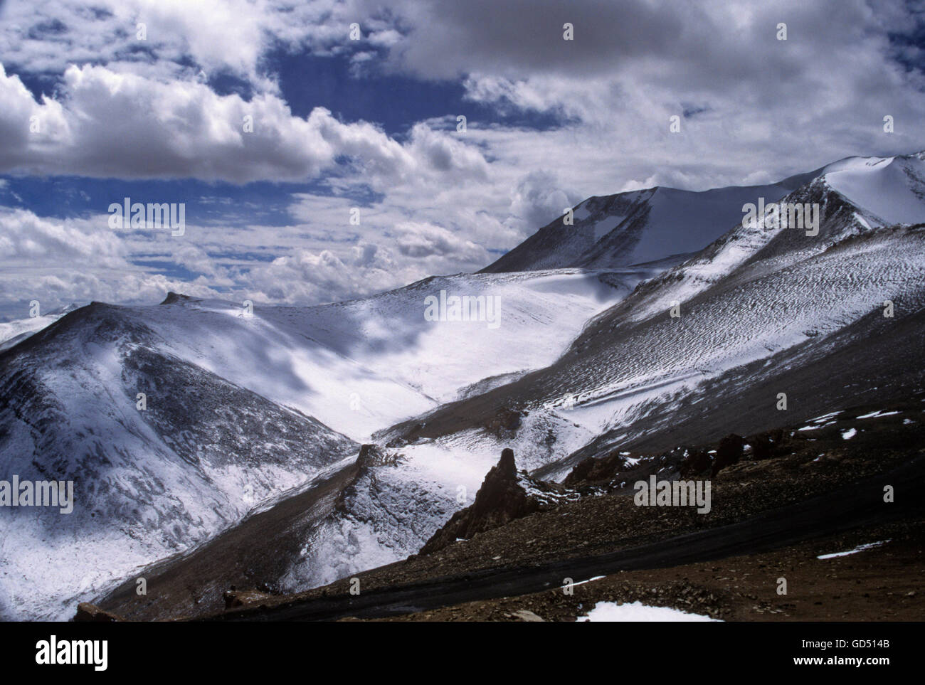 Tanglang pass hi-res stock photography and images - Alamy