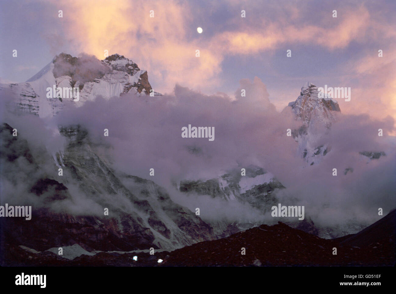 Gharwal hi-res stock photography and images - Alamy