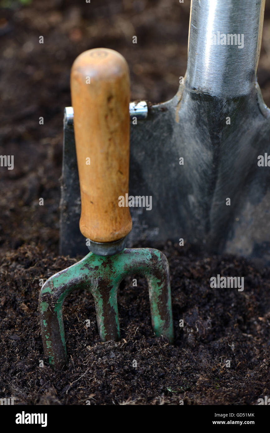Garden spades hi-res stock photography and images - Alamy