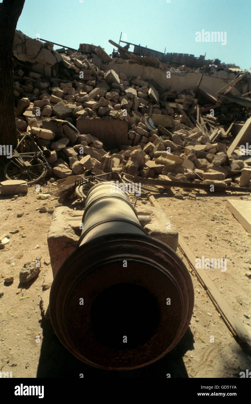 Collided with building hi-res stock photography and images - Alamy