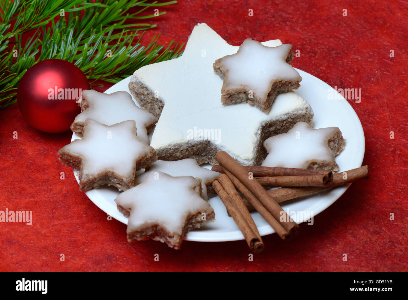 star-shaped cinnamon biscuits Stock Photo - Alamy