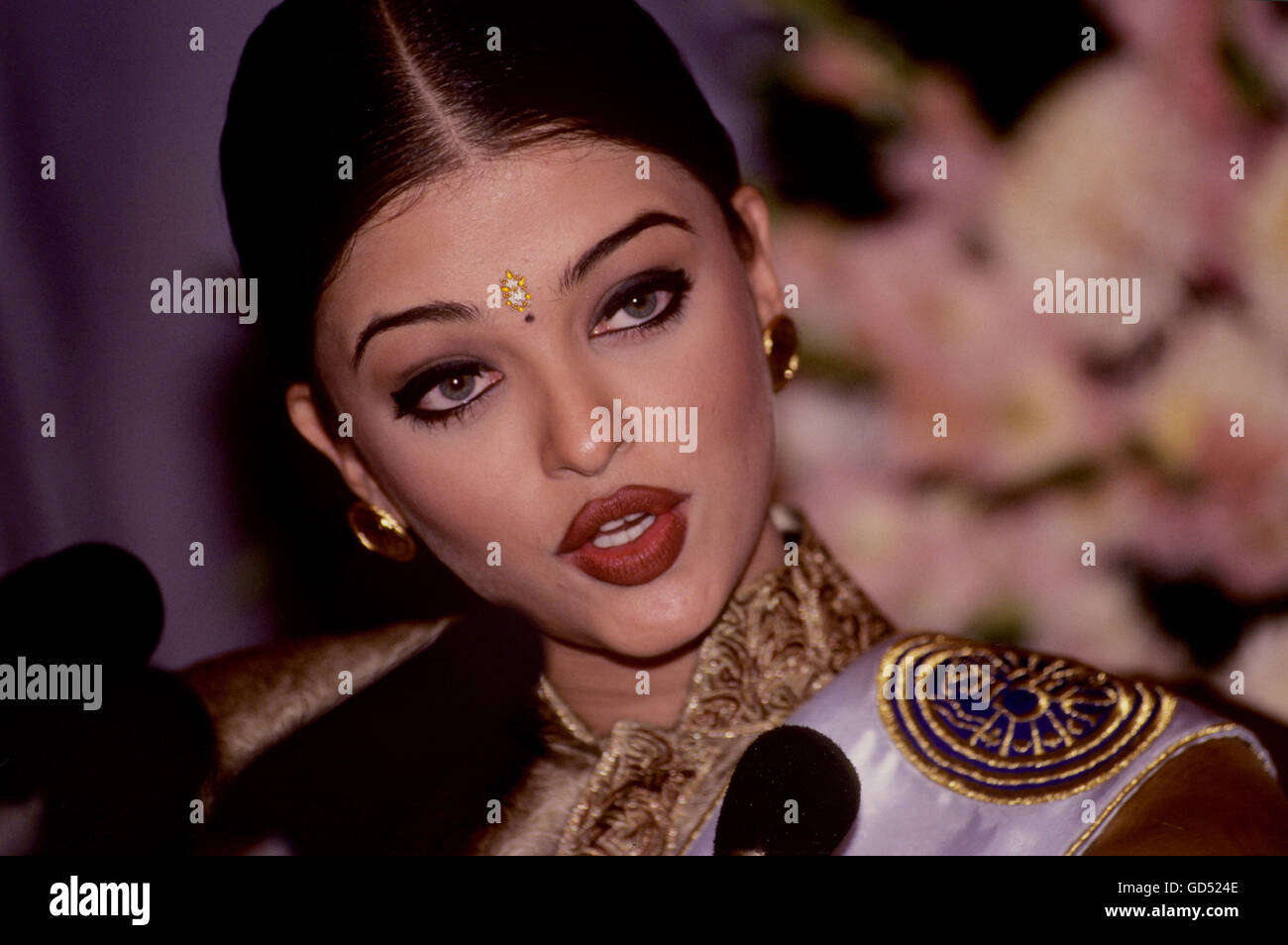 Aishwarya rai model hi-res stock photography and images - Alamy