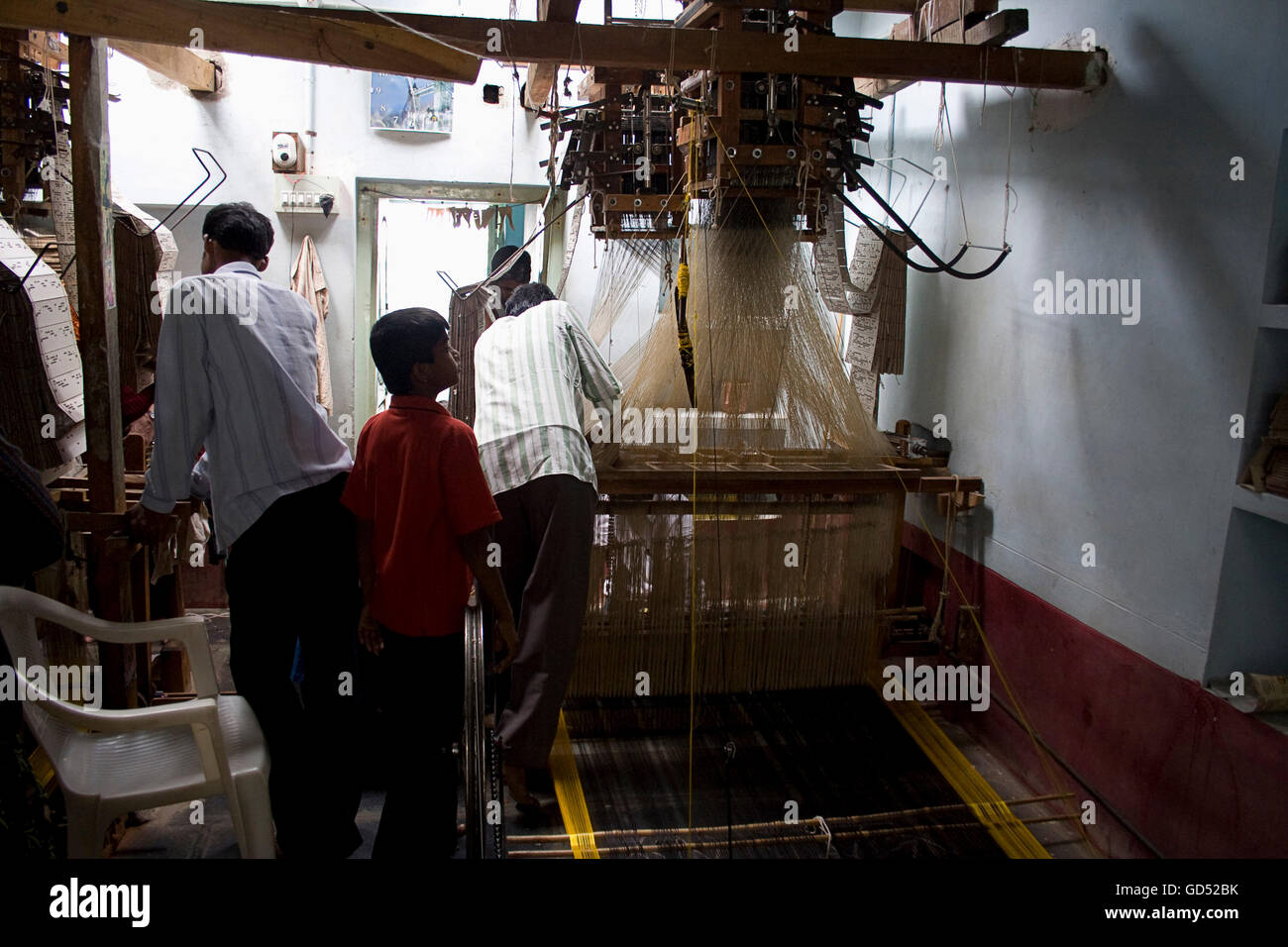 Handloom workers india hi-res stock photography and images - Alamy