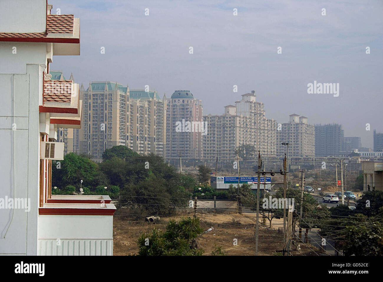 Gurgaon india skyline hi-res stock photography and images - Alamy