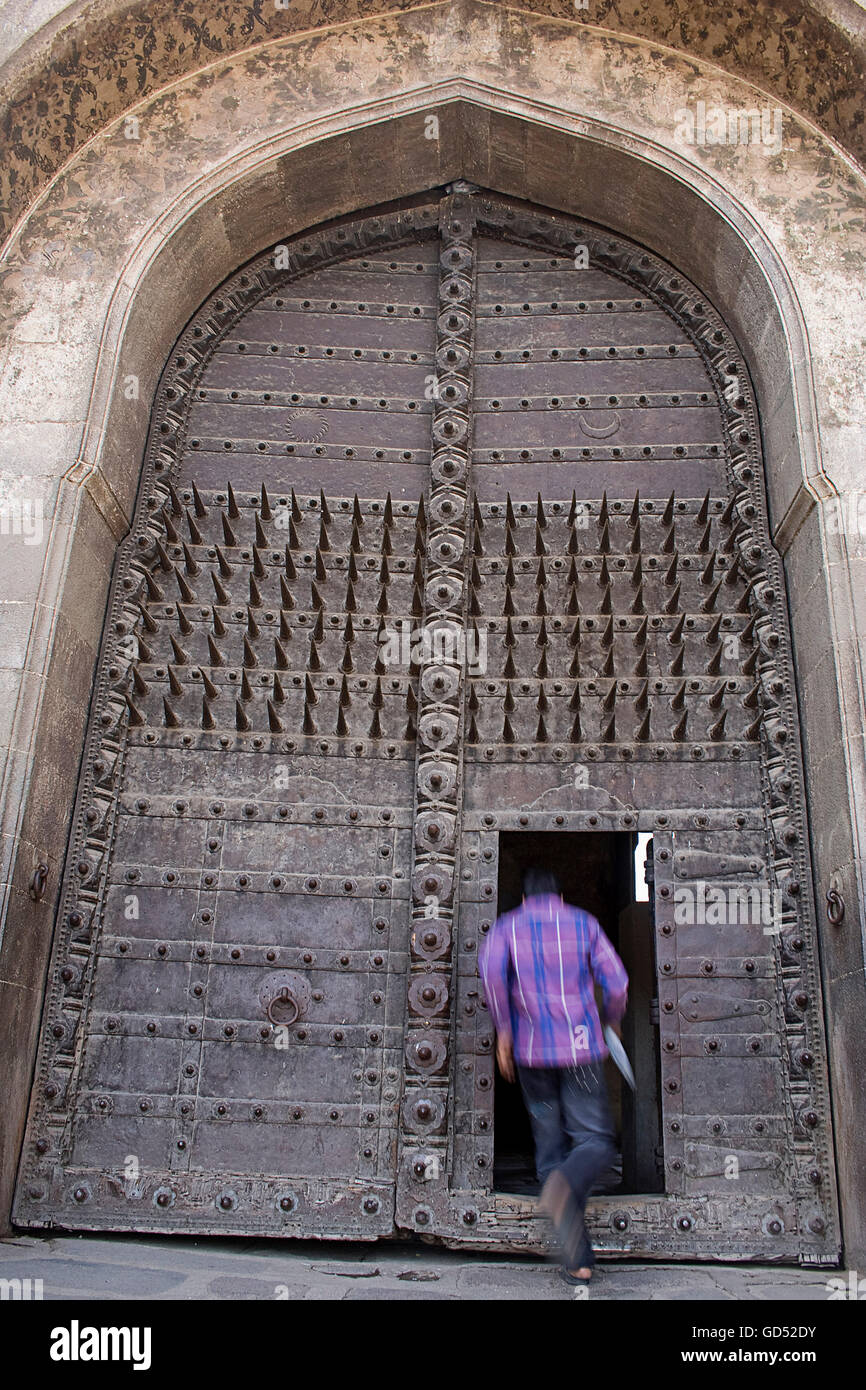 Entering gate hi-res stock photography and images - Alamy