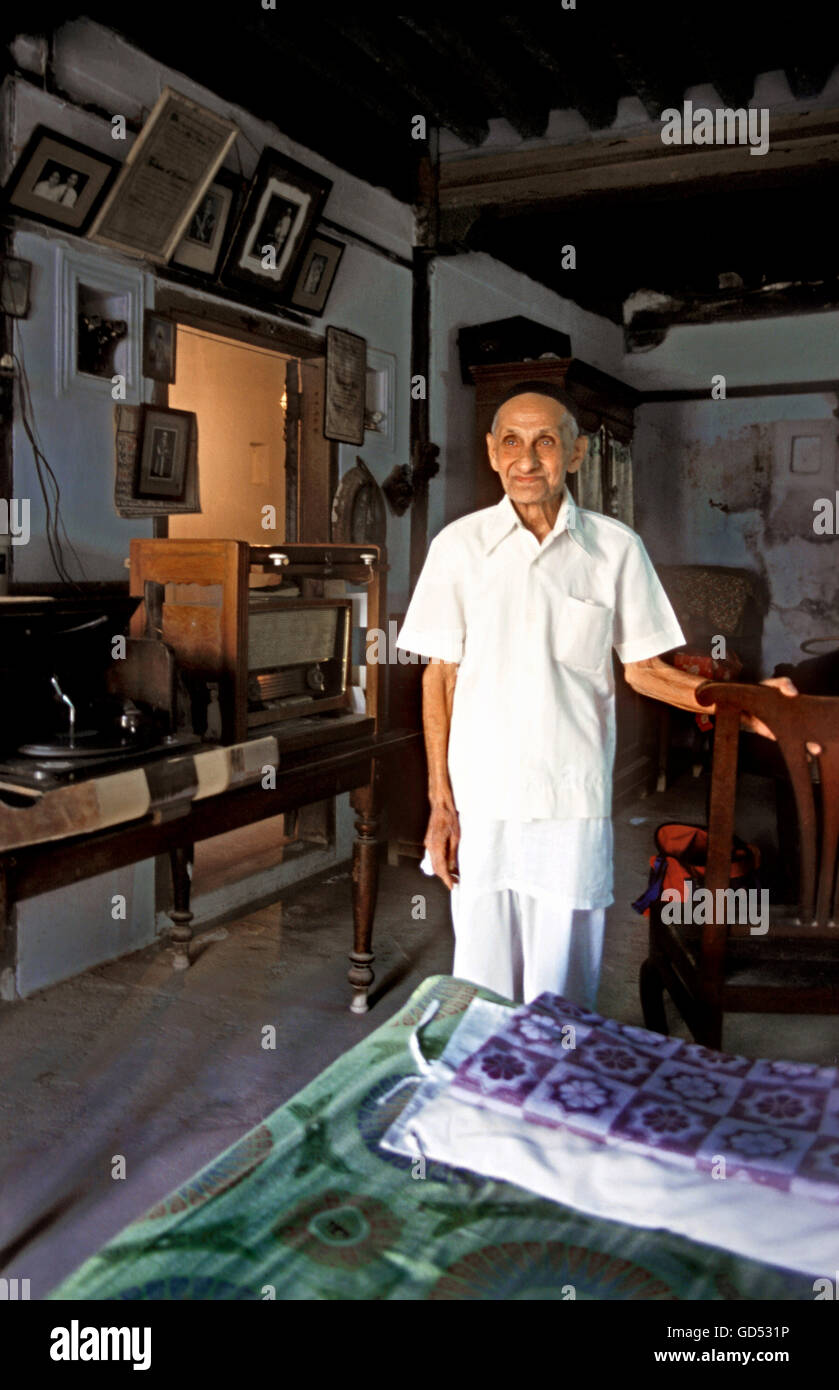 Parsi man hi-res stock photography and images - Alamy