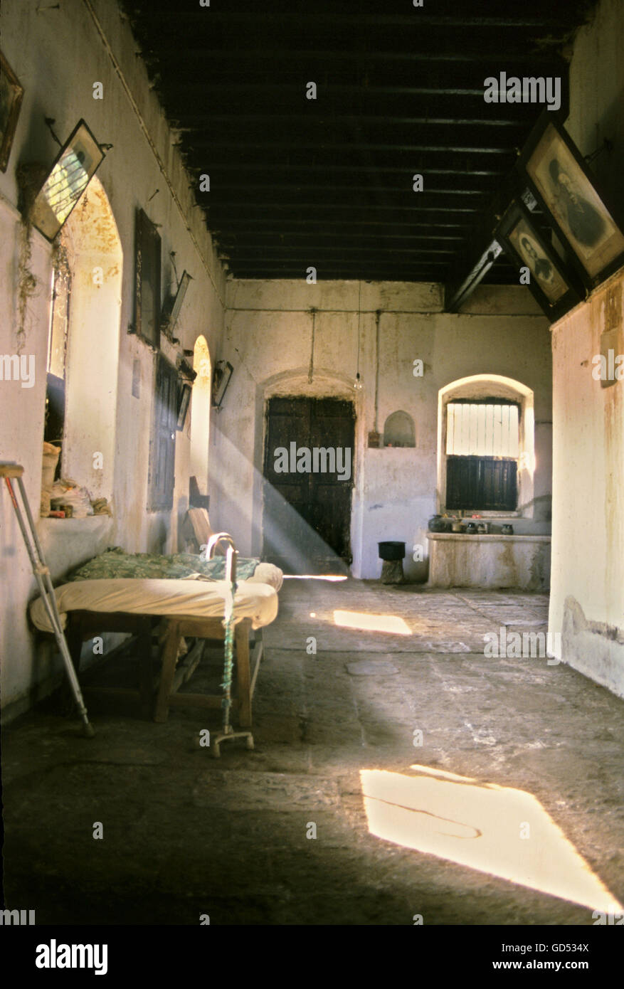 Fire temple gujarat hi-res stock photography and images - Alamy