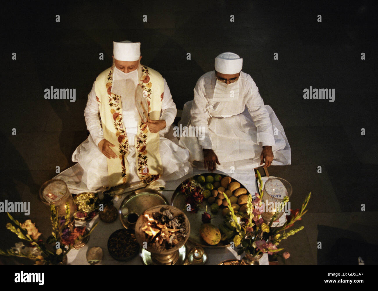 Zoroastrianism prayer hi-res stock photography and images - Alamy