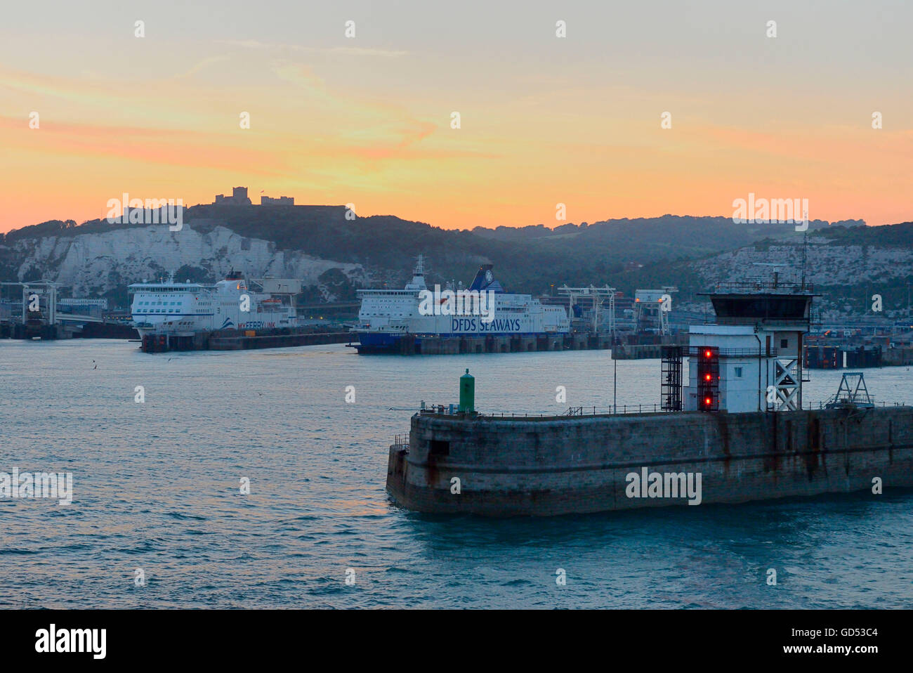 Dover to calais hi-res stock photography and images - Alamy