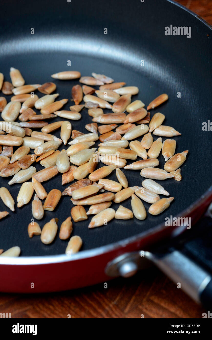 roasted Sunflower seeds in pan Stock Photo - Alamy