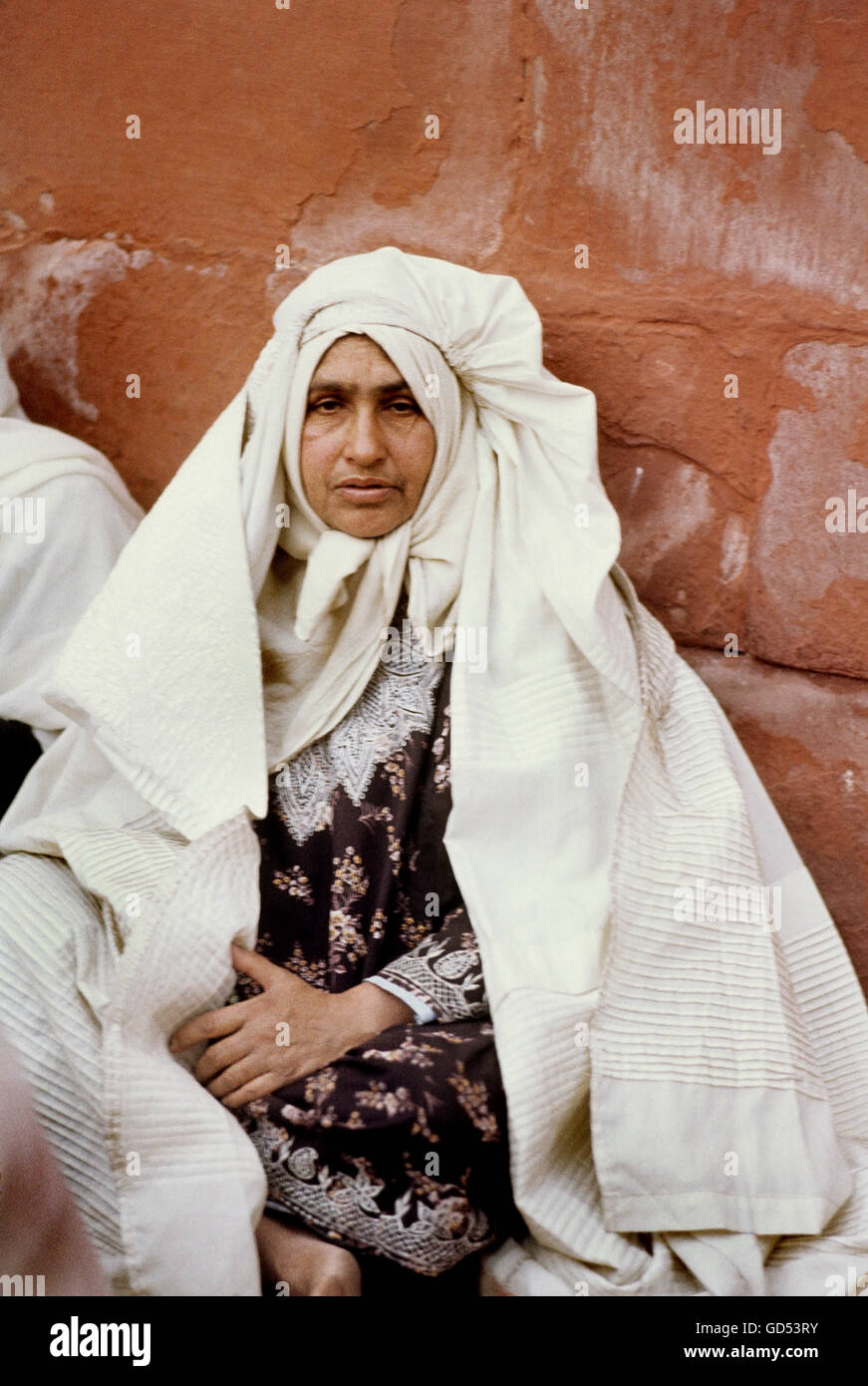 Woman in burqa Stock Photo - Alamy