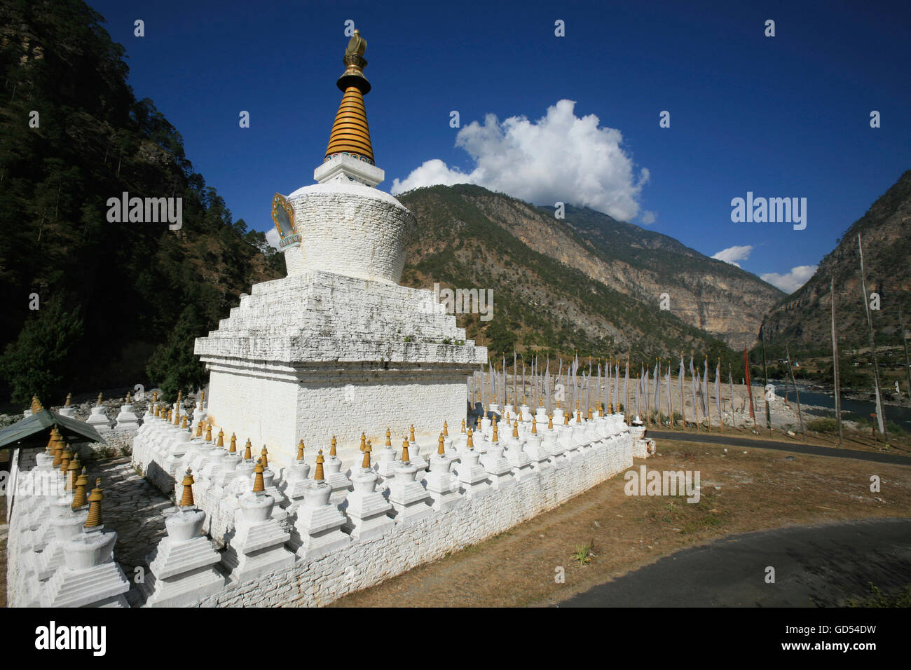 Bhutan tourist places hi-res stock photography and images - Alamy
