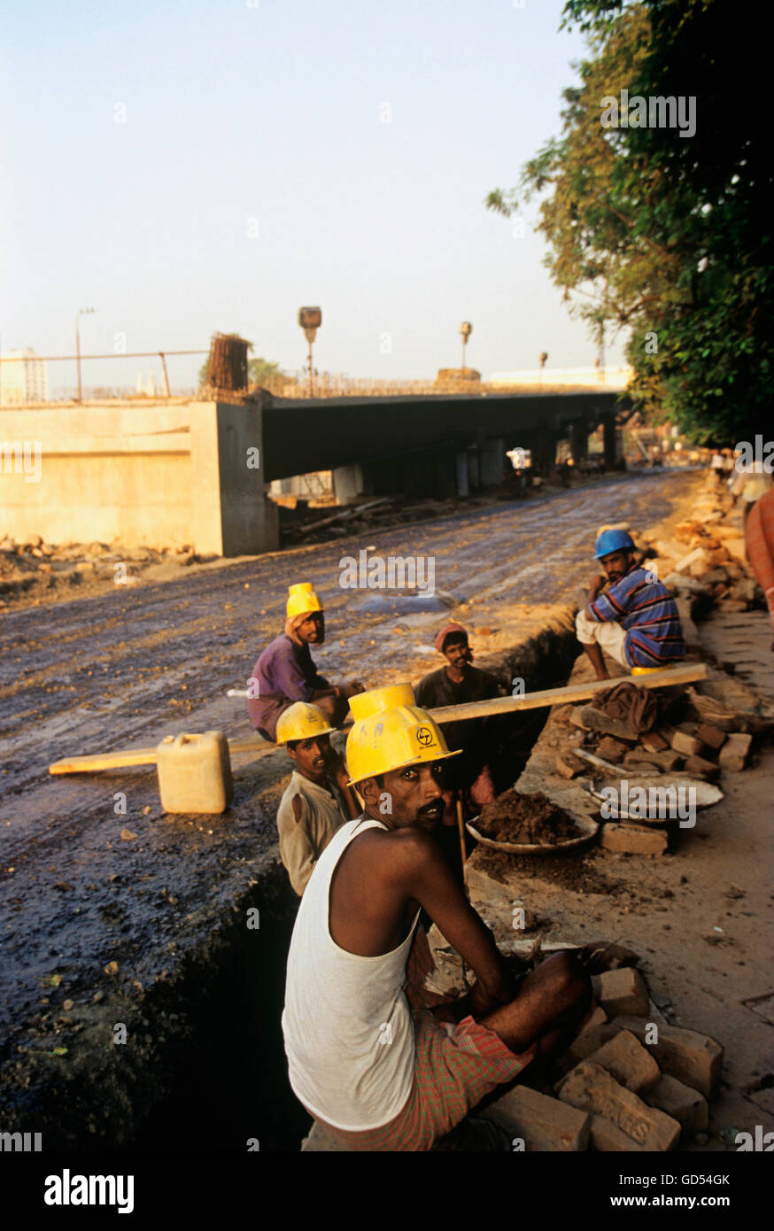 Construction workers resting hi-res stock photography and images - Alamy