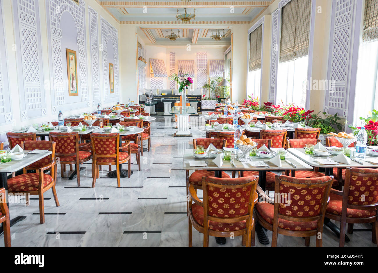 Tables Ready For Dinner Service High Resolution Stock Photography and ...