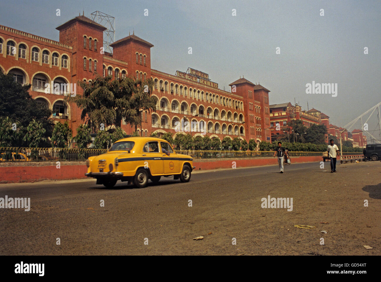Howrah Railway station Stock Photo - Alamy