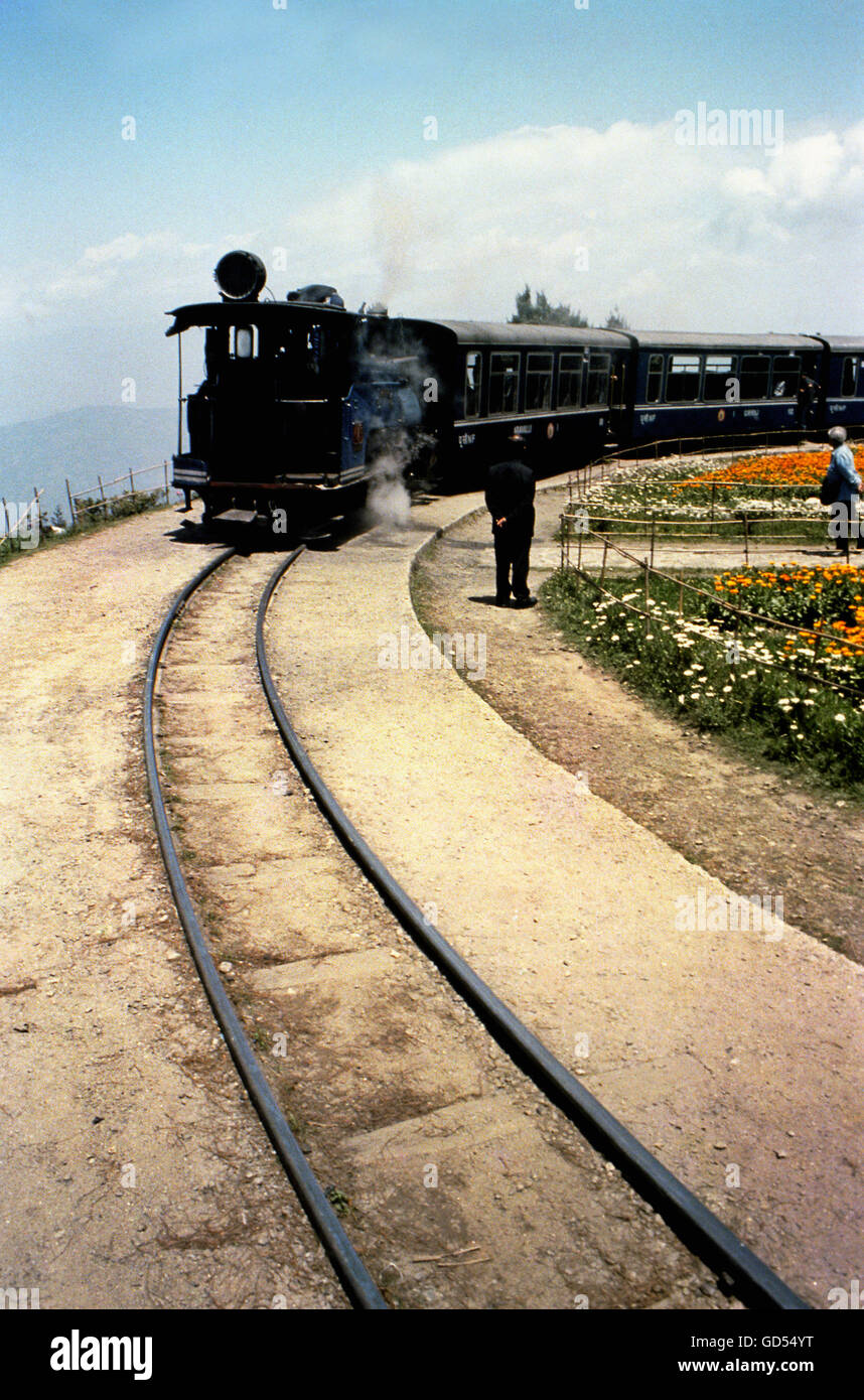 Darjeeling Himalayan railway Stock Photo - Alamy
