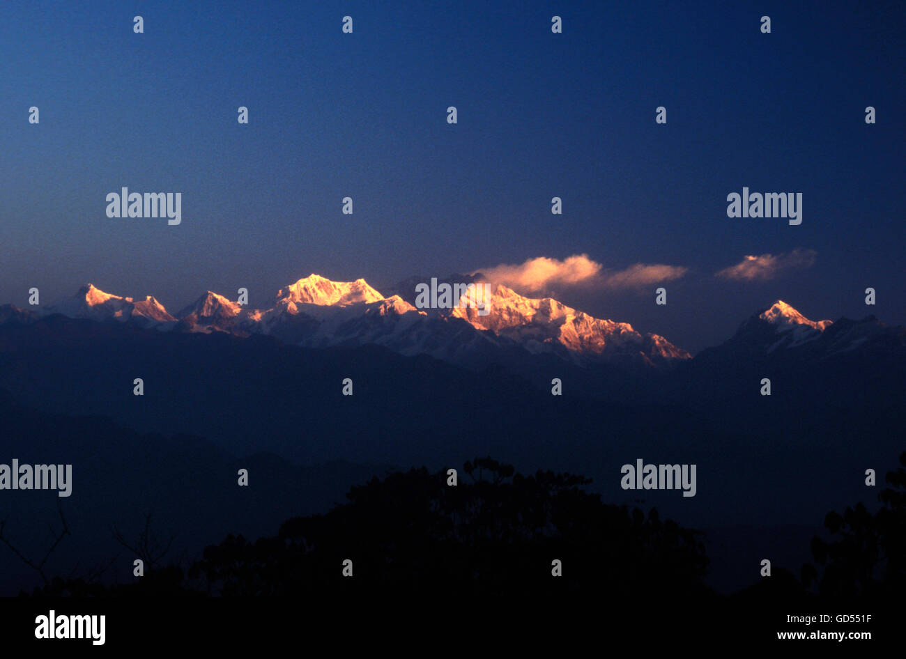 Kanchenjunga range during sunrise Stock Photo - Alamy