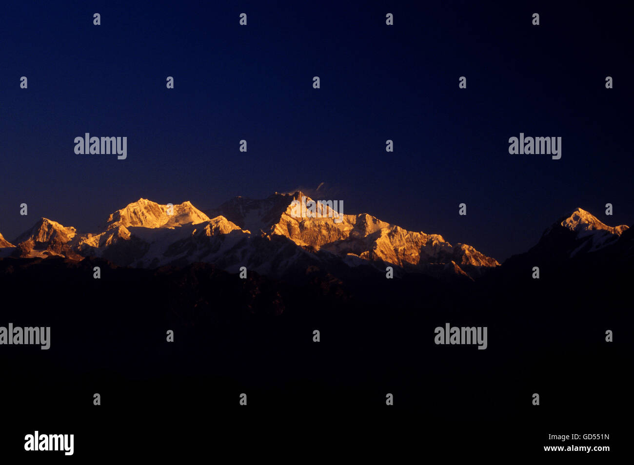 Kanchenjunga ranges hi-res stock photography and images - Alamy