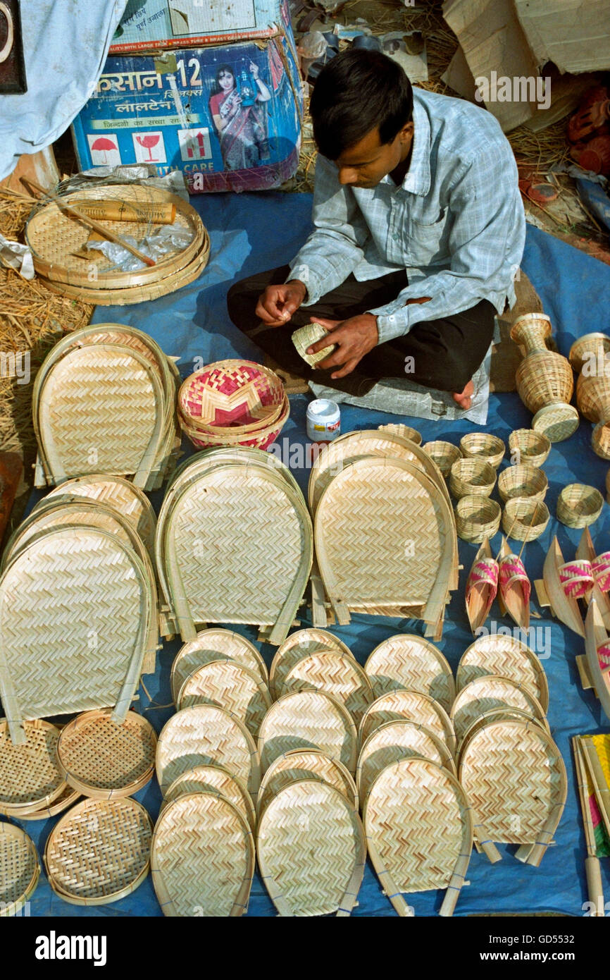 Folk artist working Stock Photo - Alamy
