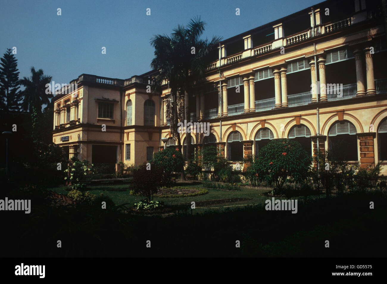 Jadavpur university building hi-res stock photography and images - Alamy
